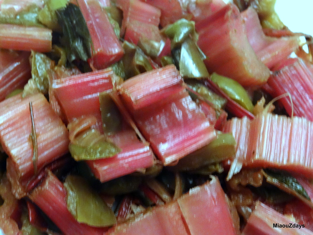Côtes de blettes aux poivrons et feuilles de bettes à l’ail. | MiaouZdays